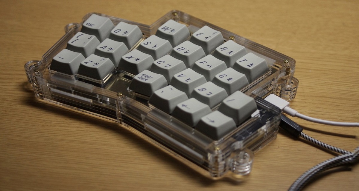 GitHub - kobakos/Splay46: stacked acrylic gasket mounted ergonomic keyboard