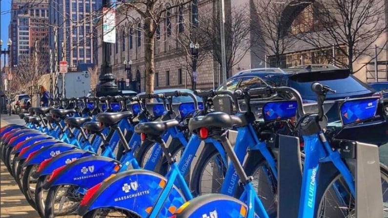 GitHub - juanleston/Boston-Bluebikes-Riding-Patterns-Before-and-During ...