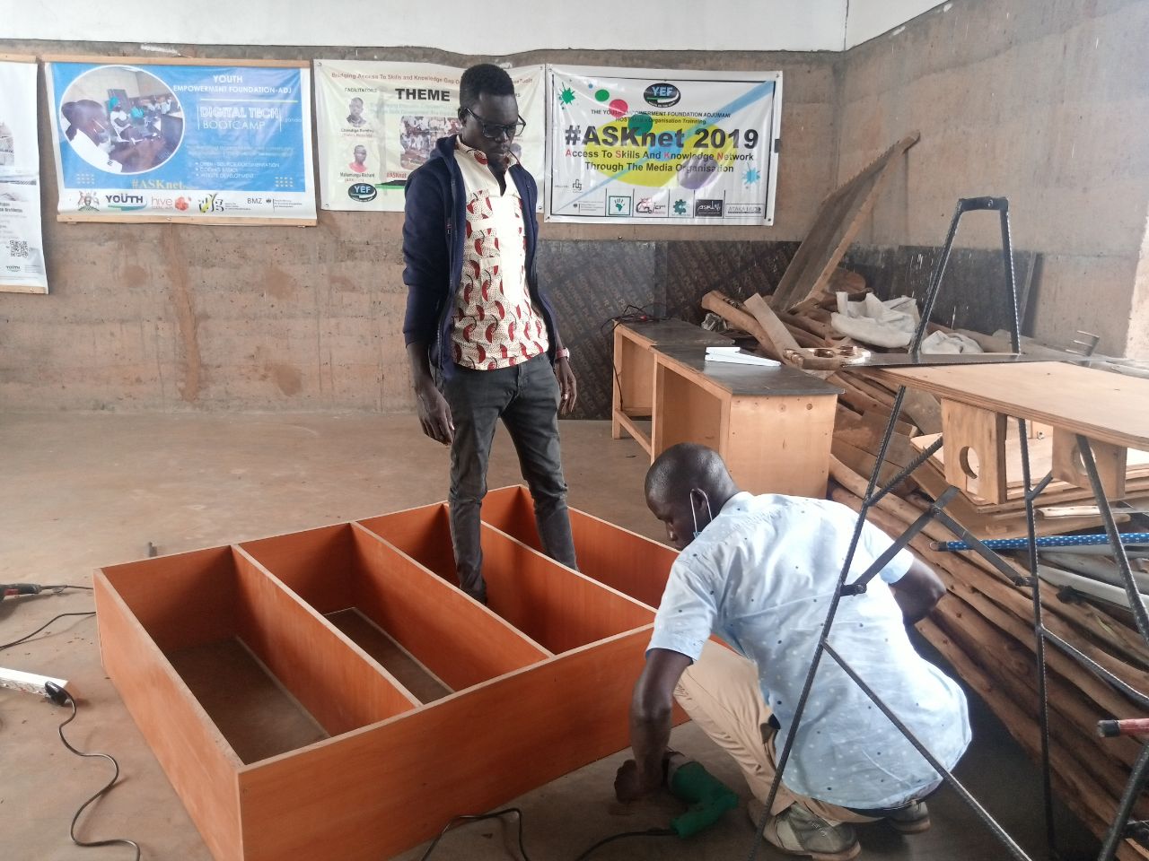 GitHub - WeAreYEF/making-abookshelf: A bookshelf is a piece of ...