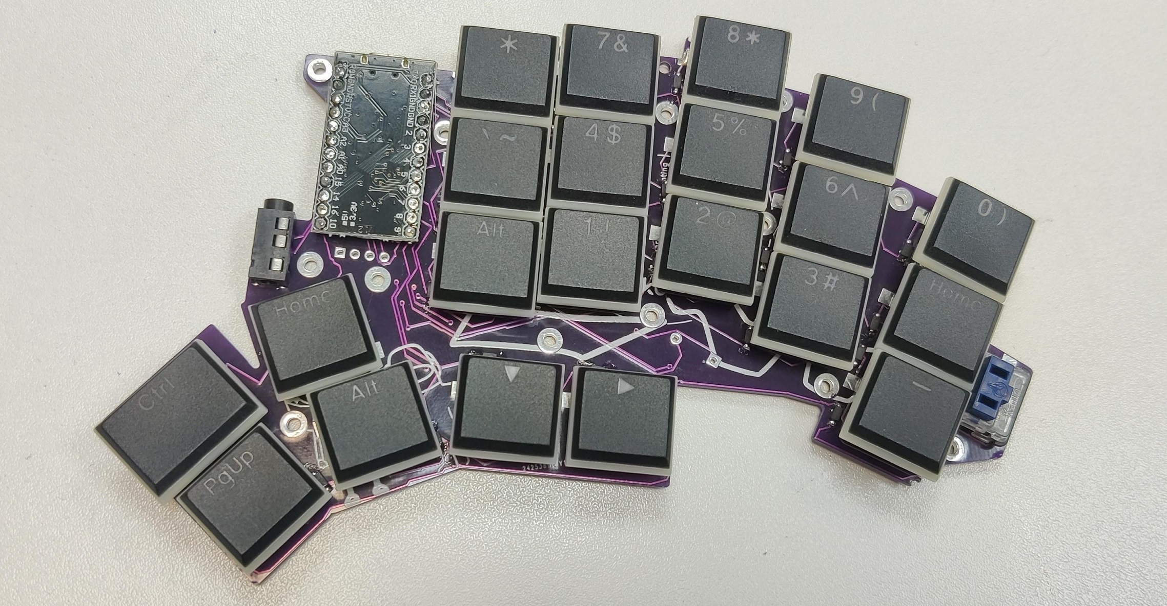 GitHub - lapidot/2BKeyboard: 44-Key Split keyboard with stagger and ...