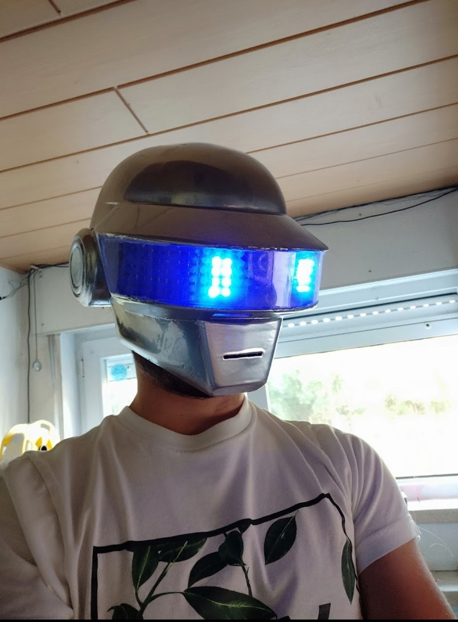 GitHub - JensMarissens/Daft-Helmet: Display visor code