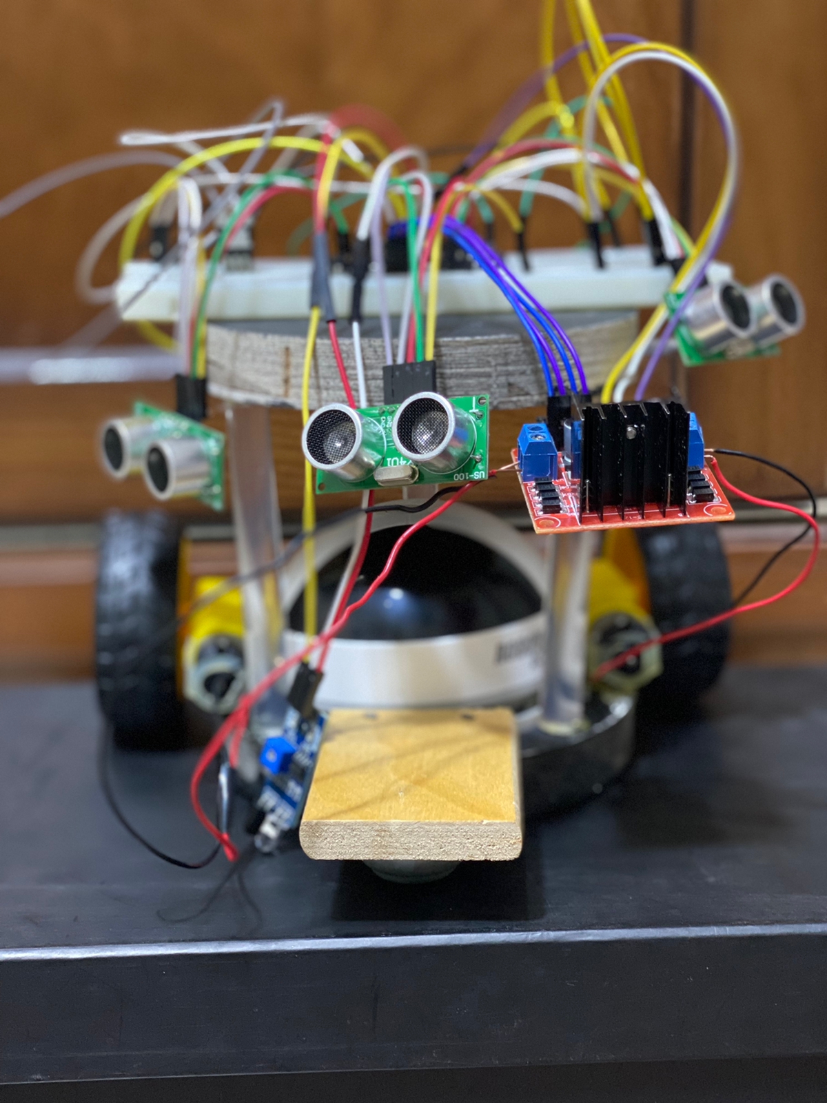 GitHub - MohHindawi/Vacuum-Robot: Embedded Systems Project - Vacuum Cleaner Robot