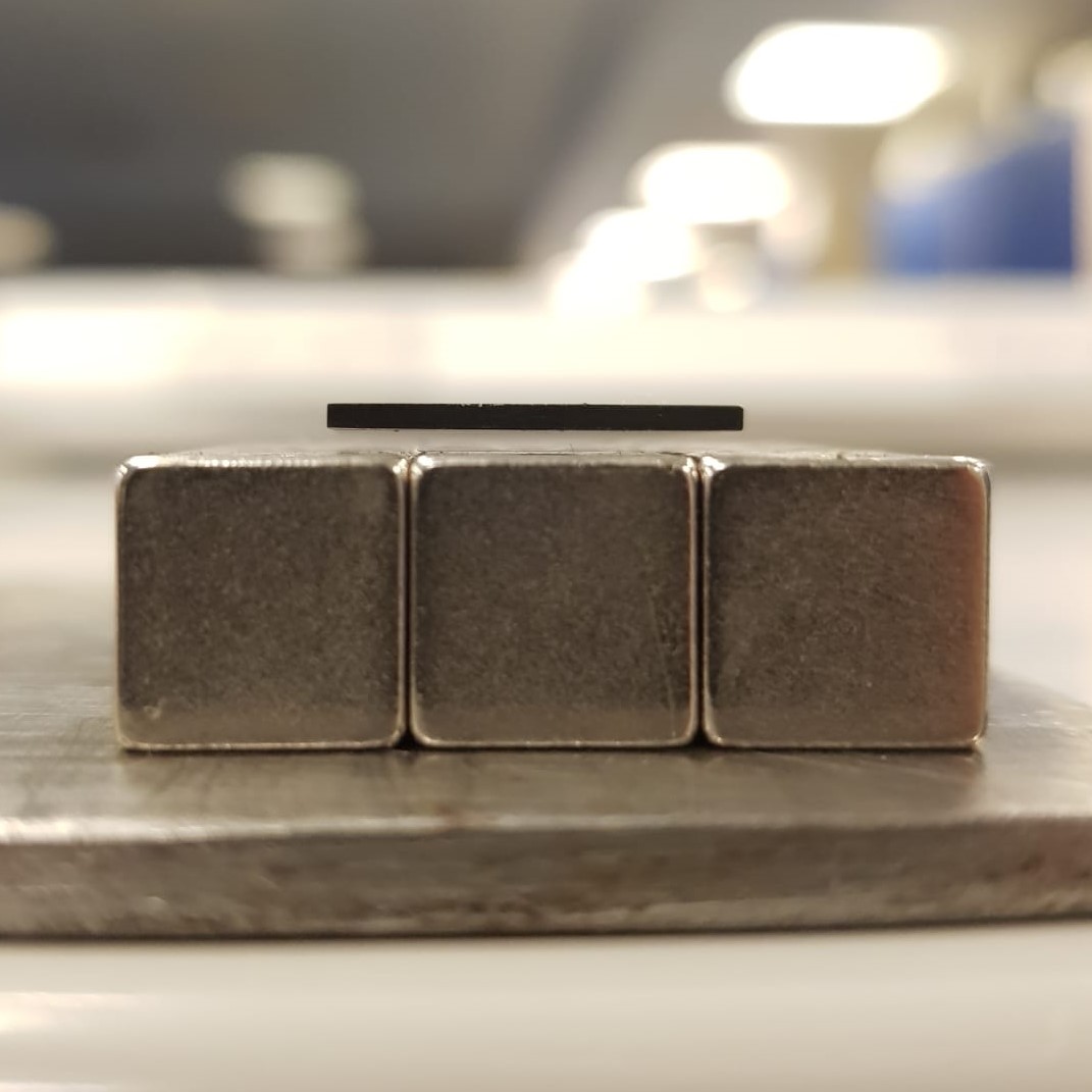 Magnetic Levitation Desk Toy Pyrolytic Graphite - Floating Wood Box ...