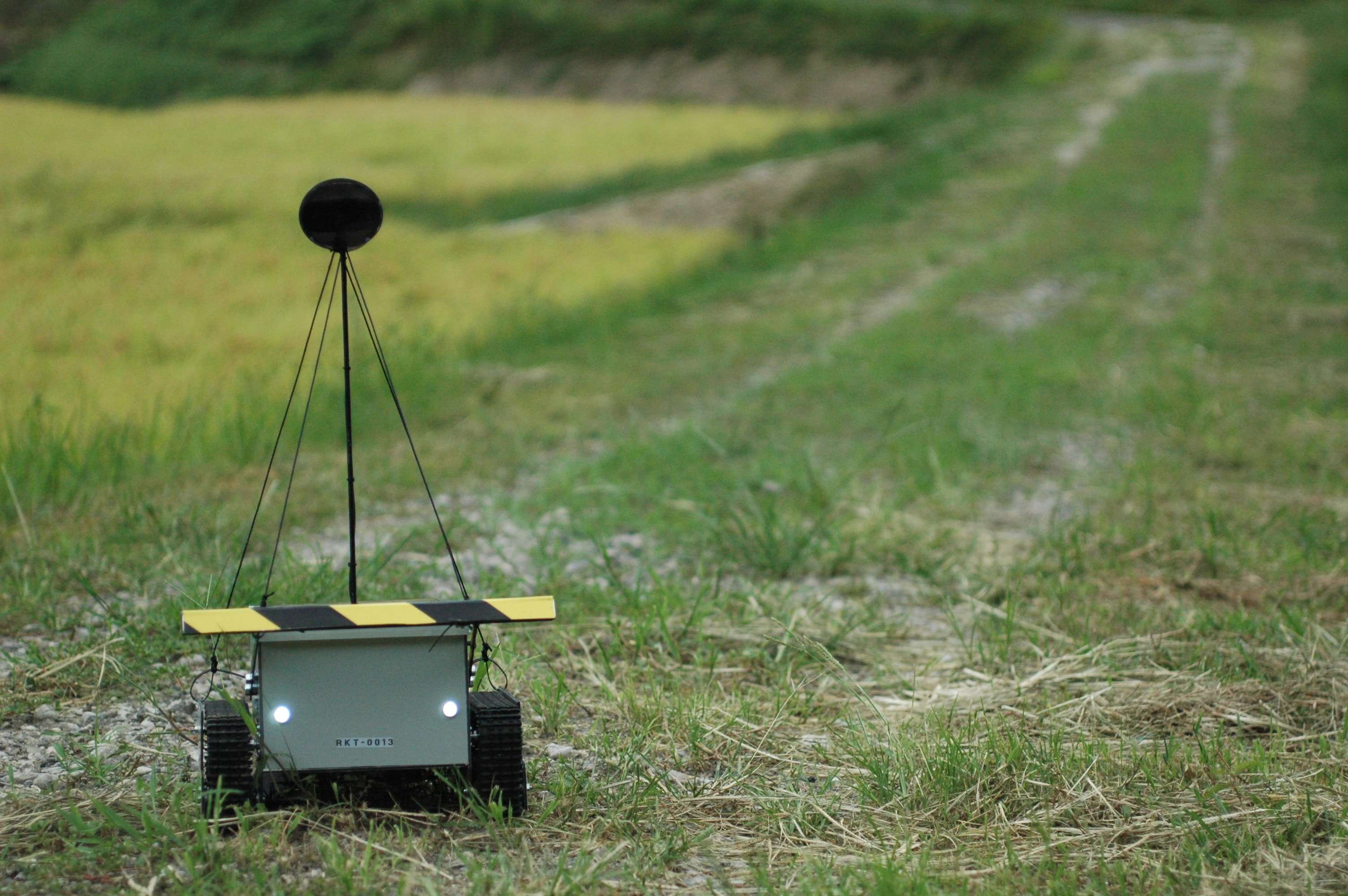 GitHub - ysuito/roktrack: Pylon-guided robotic mower.