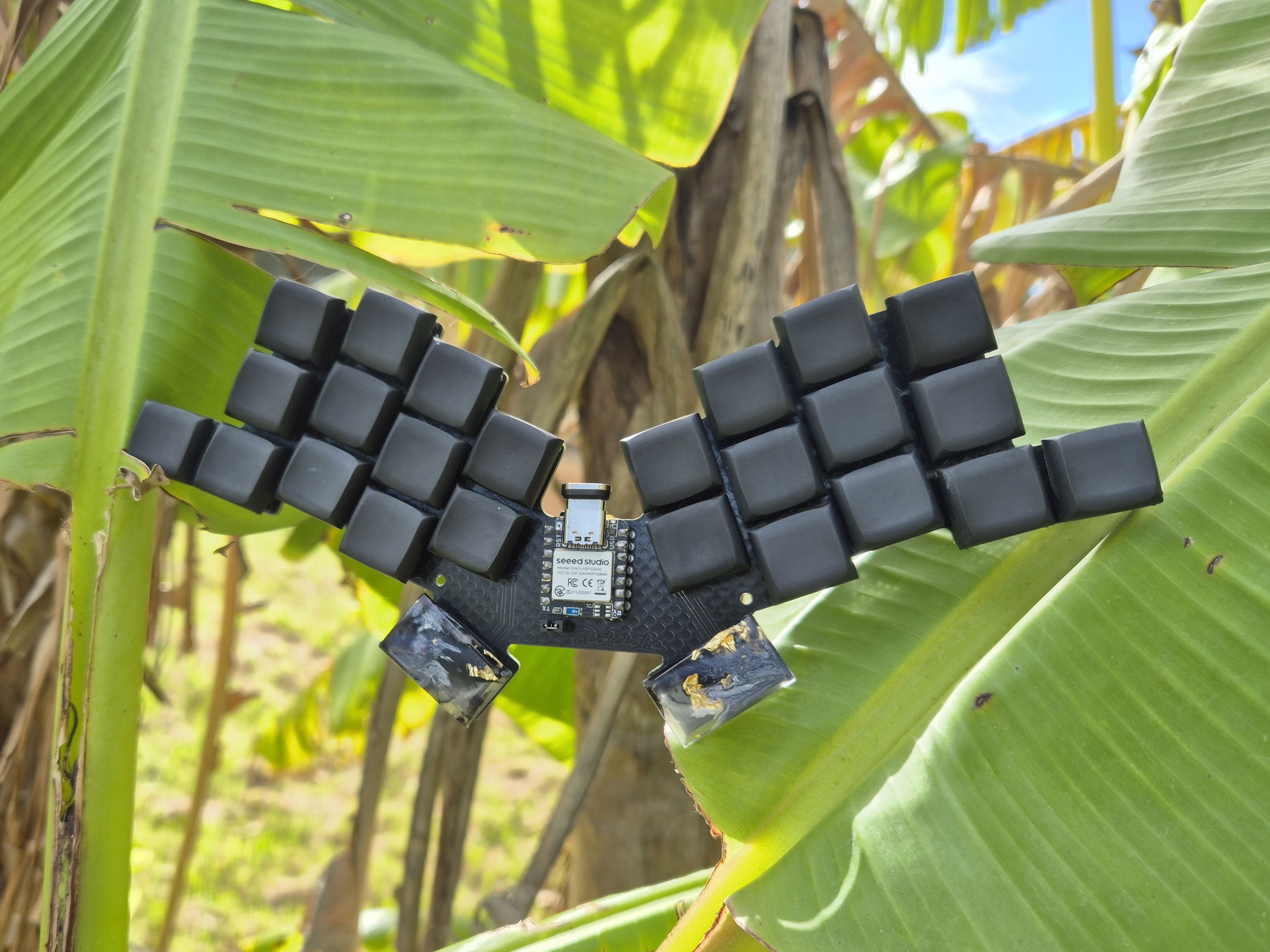 GitHub - grassfedreeve/akohekohe: 26-key, column-staggered, unibody ...