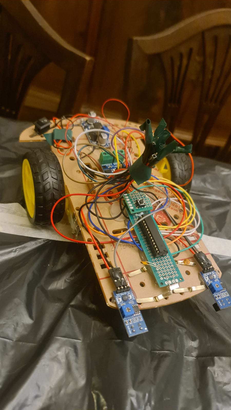 GitHub - agustinZuretti/Line-Follower-Robot: Seguidor de linea - Atmega328p